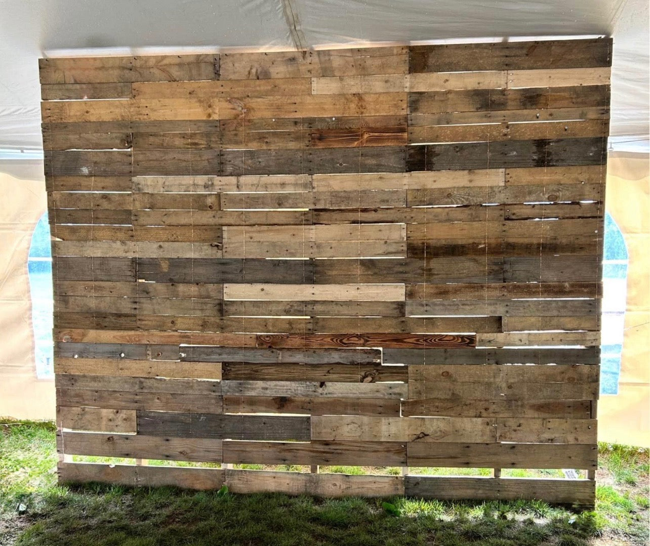 Large Wooden Pallet Backdrop – Petal & Bloom